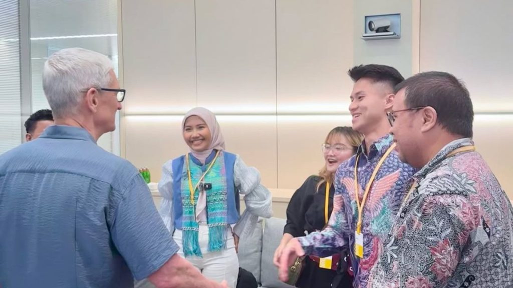 Leonardo Edwin, YouTuber Indonesia yang Tembus Apple Park WWDC 2025 ...